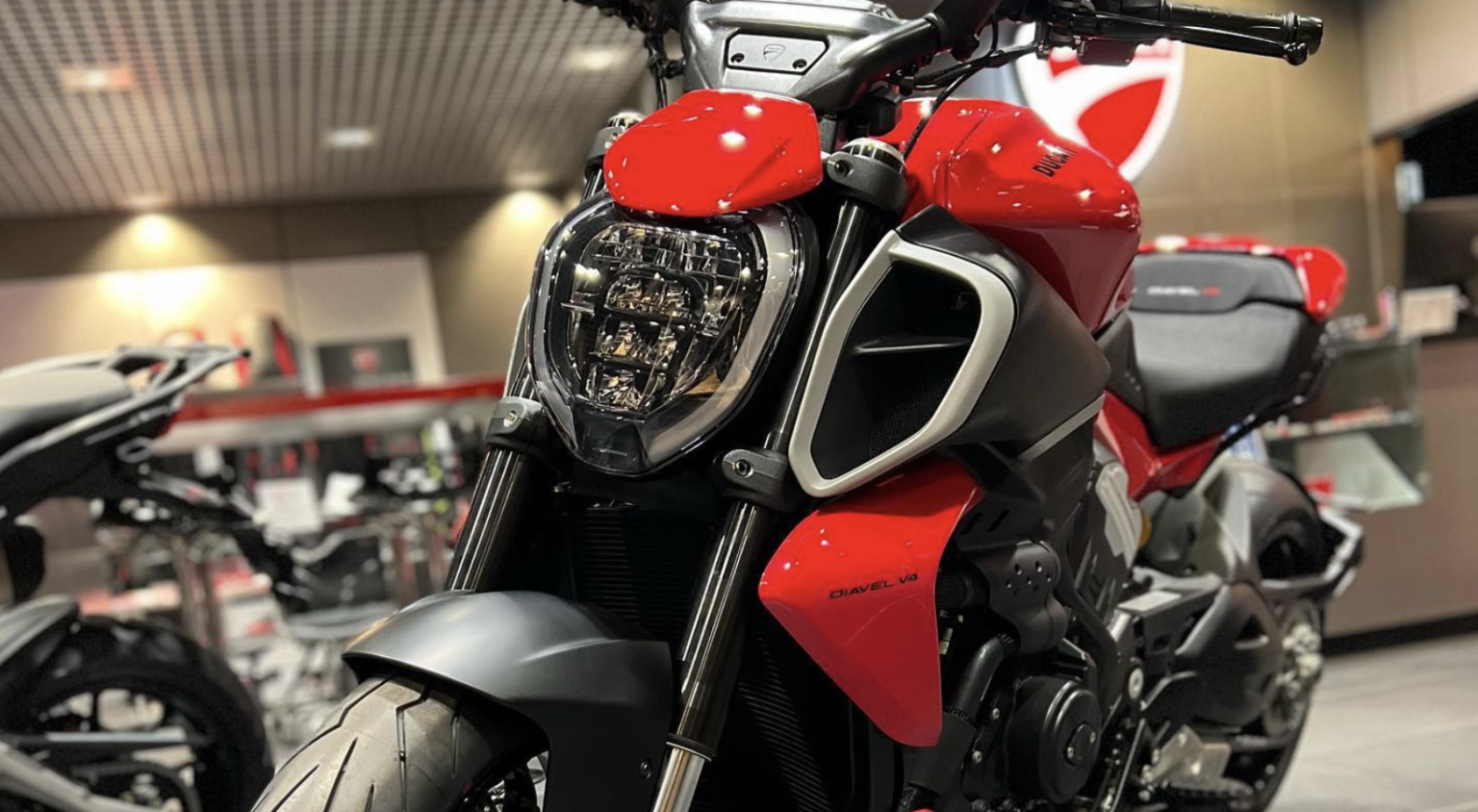 New DIAVEL V4入荷！ | スタッフブログ | 【公式】ドゥカティ札幌 / Ducati Sapporo